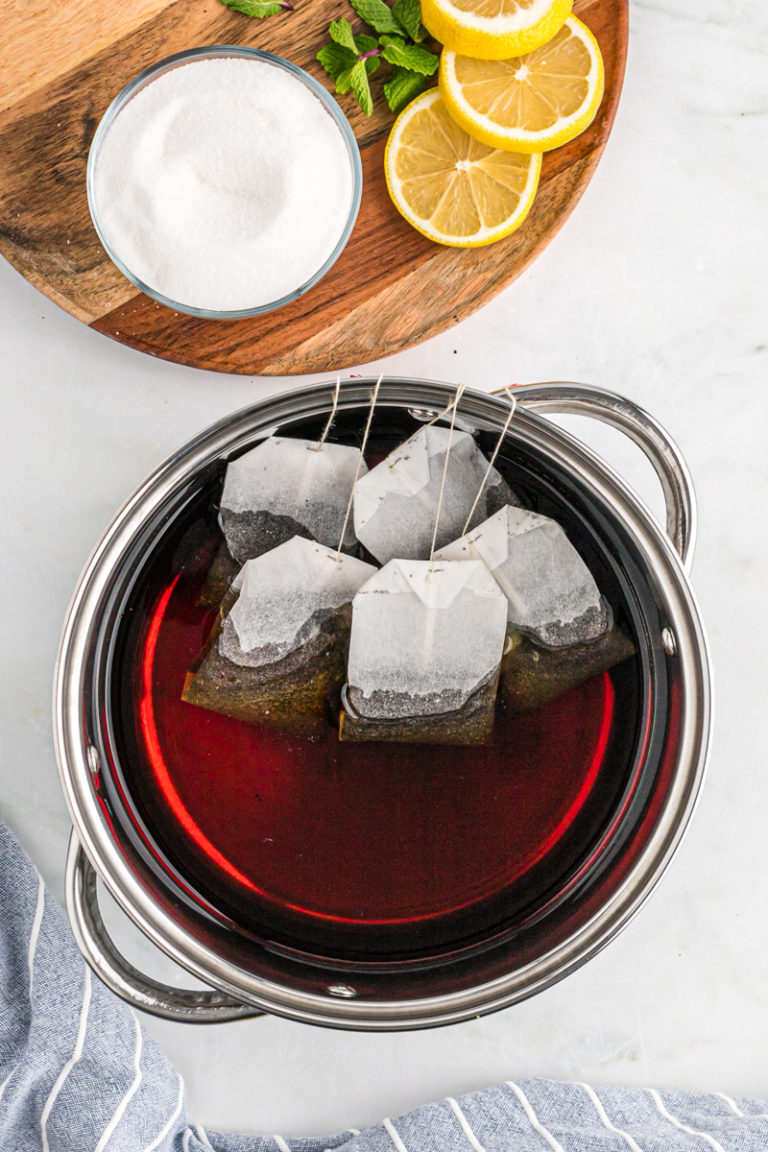 How To Make Southern Sweet Tea - blackpeoplesrecipes.com