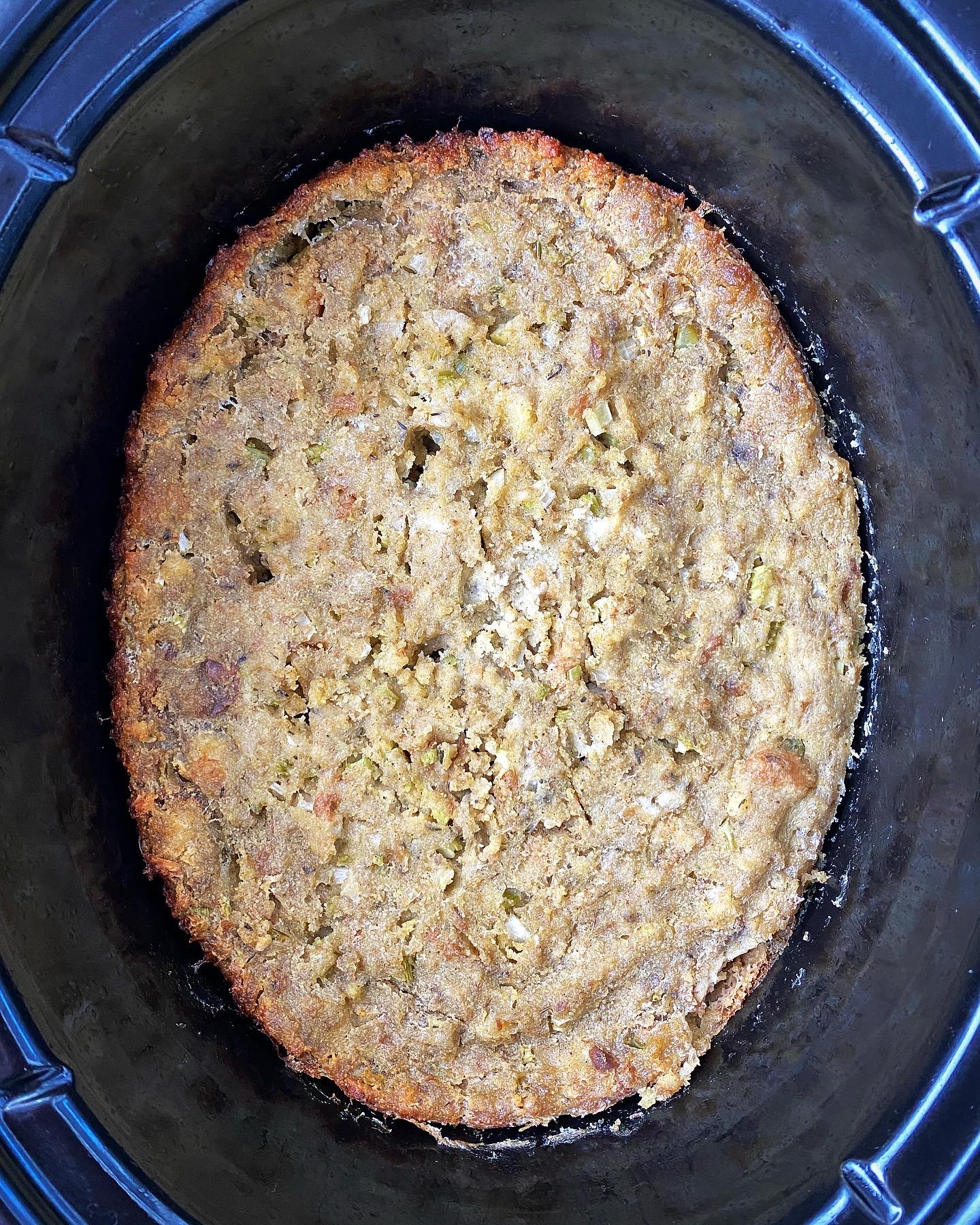 Crockpot Slow Cooker Cornbread Dressing - blackpeoplesrecipes.com
