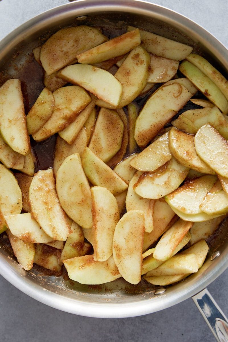 Easy Fried Apples (Southern Style) - blackpeoplesrecipes.com