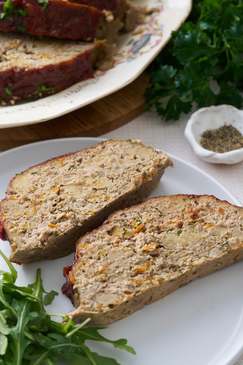 Easy Ground Turkey Meatloaf Recipe - blackpeoplesrecipes.com